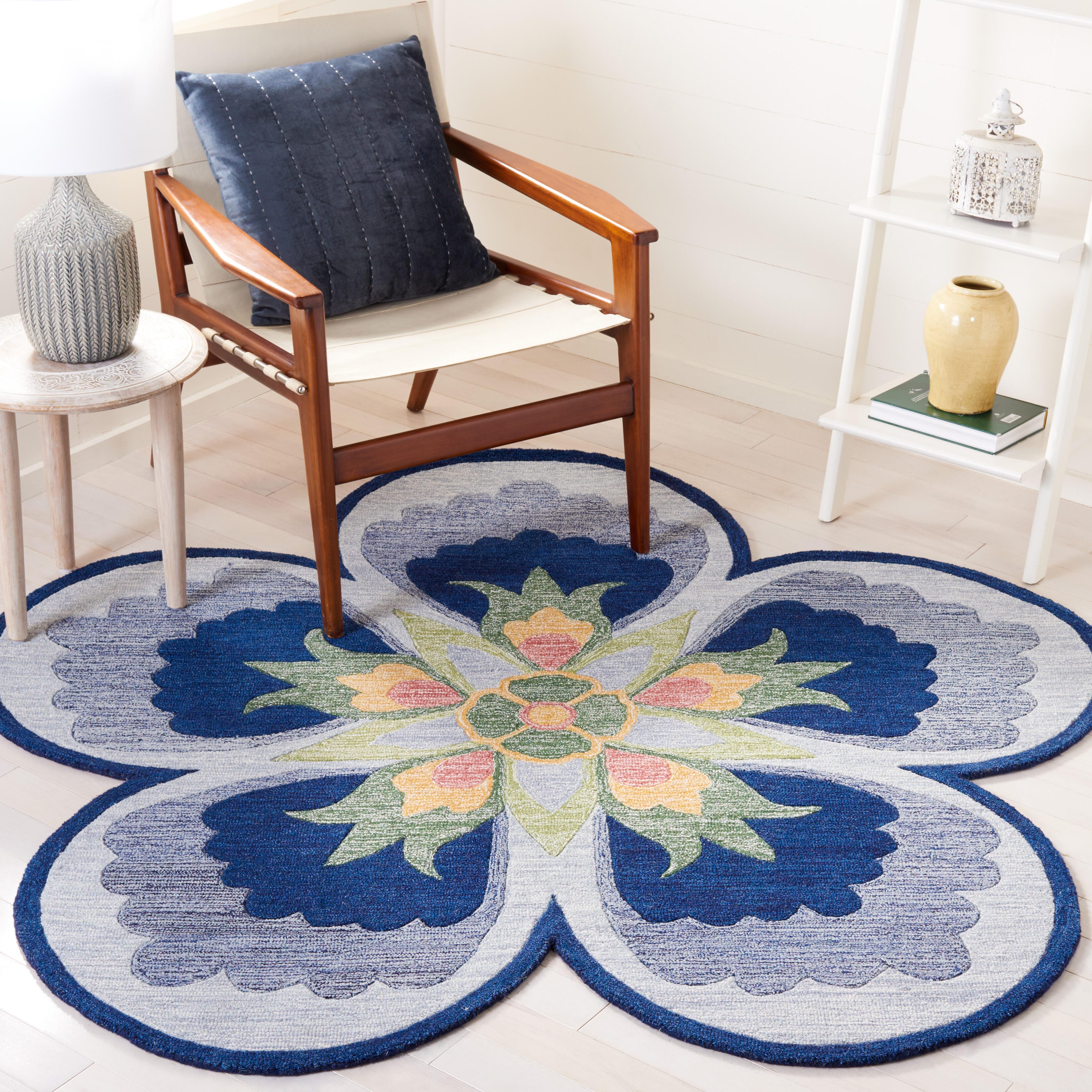 Click here for Safavieh Novelty Collection Nadirah 5 x Round Rug... prices