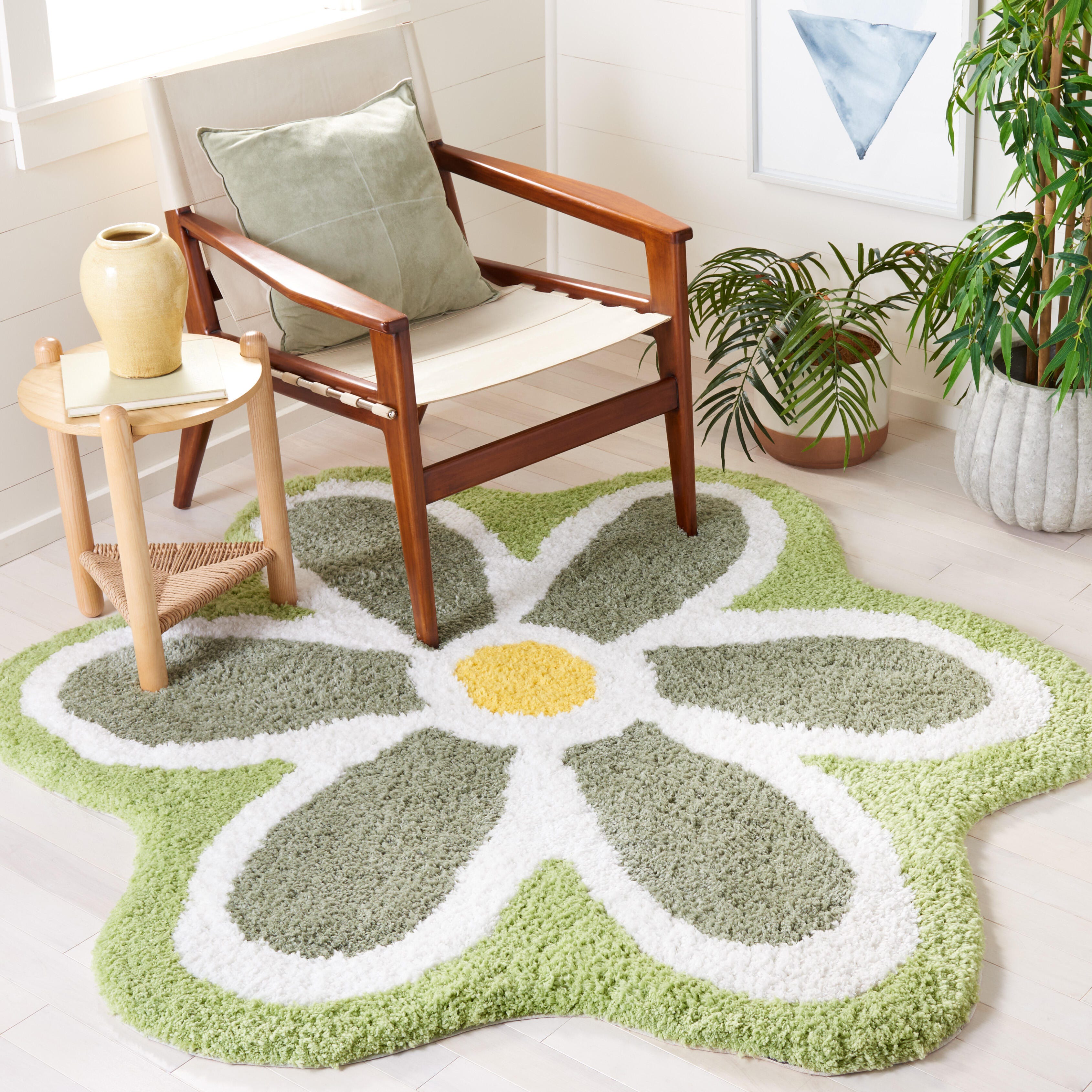 Click here for Safavieh Novelty Collection Adiya 4 x Round Rug  I... prices