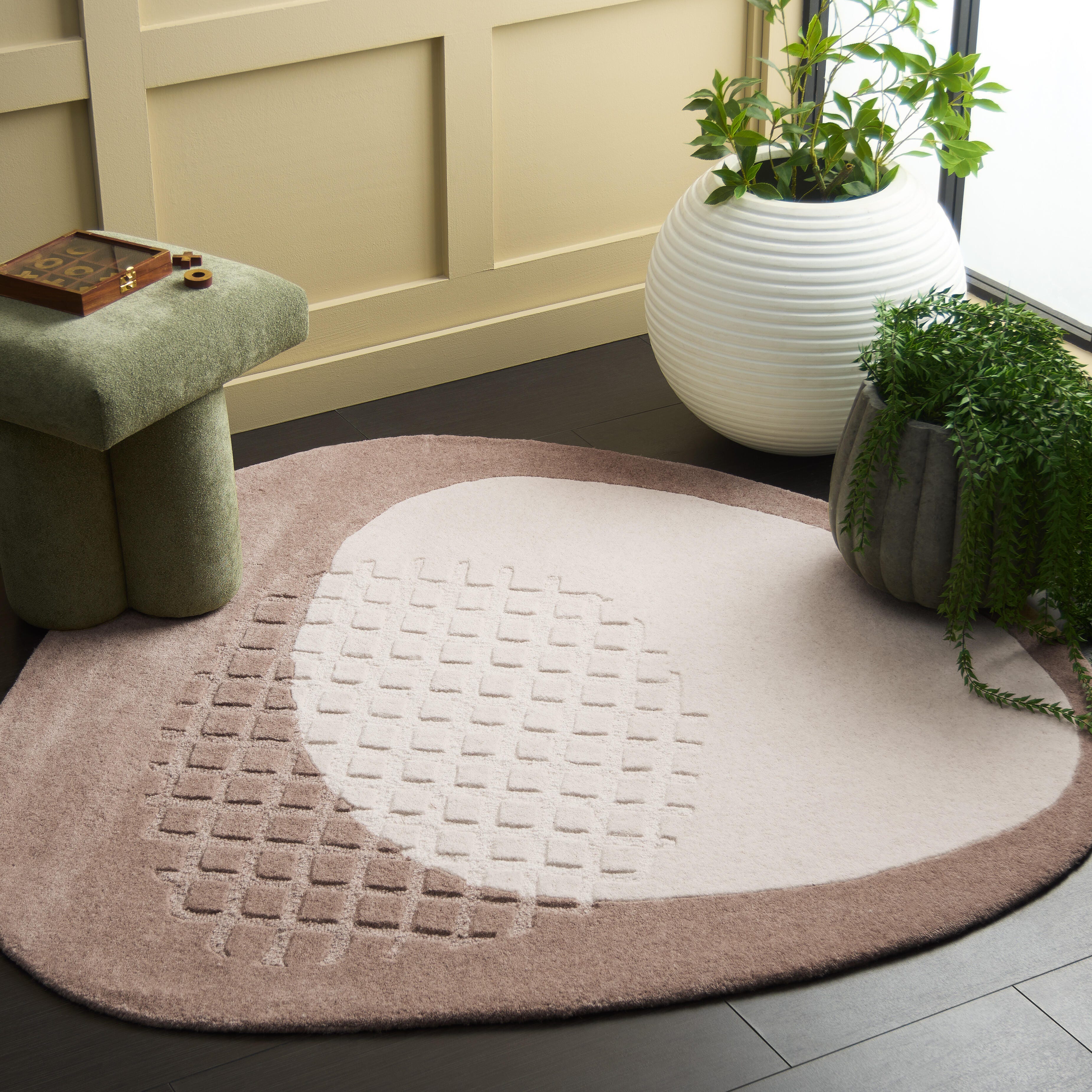 Click here for Safavieh Novelty Collection Urta 3 x 3 Square Rug... prices