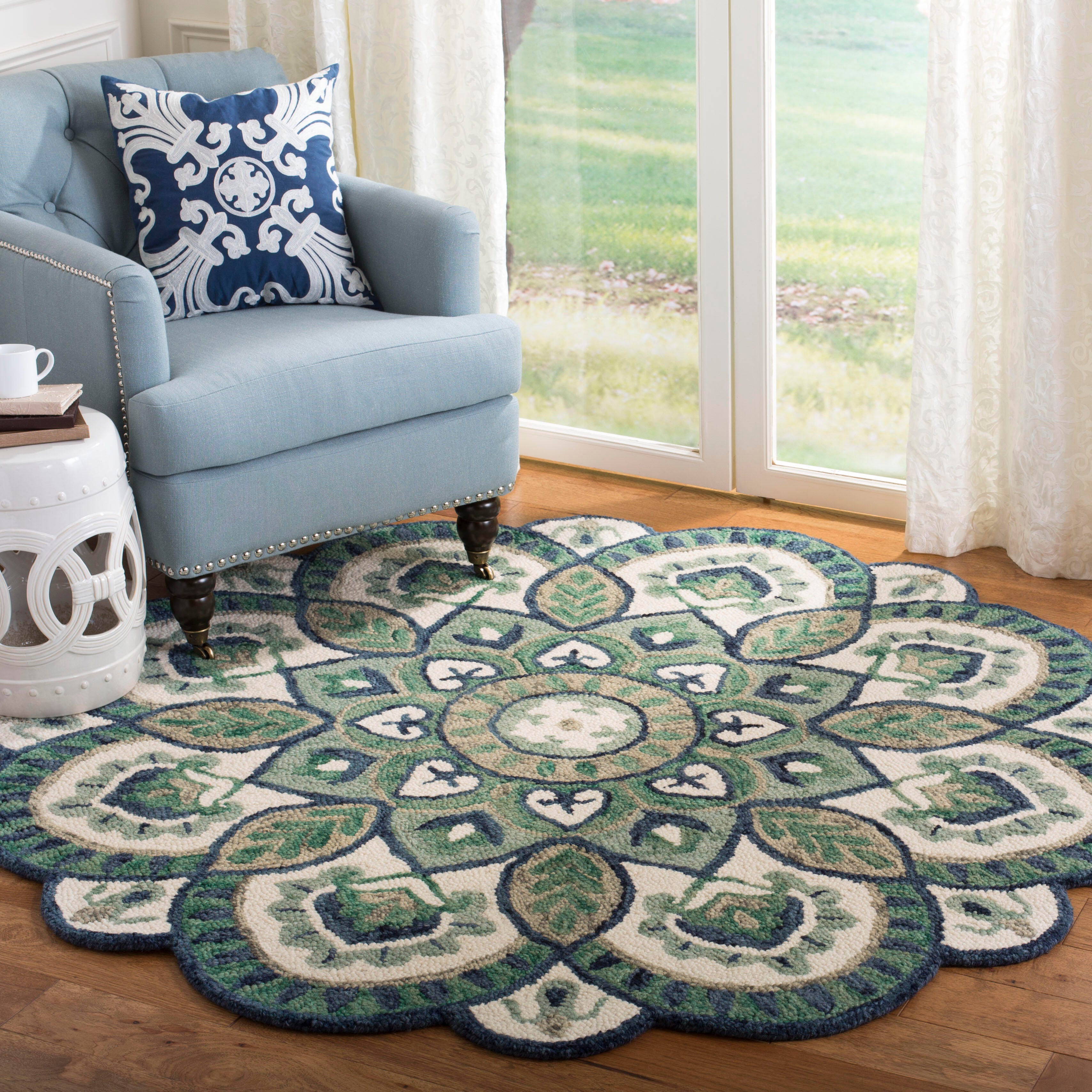 Click here for Safavieh Novelty Collection Urtza 4 x 4 Round Rug... prices