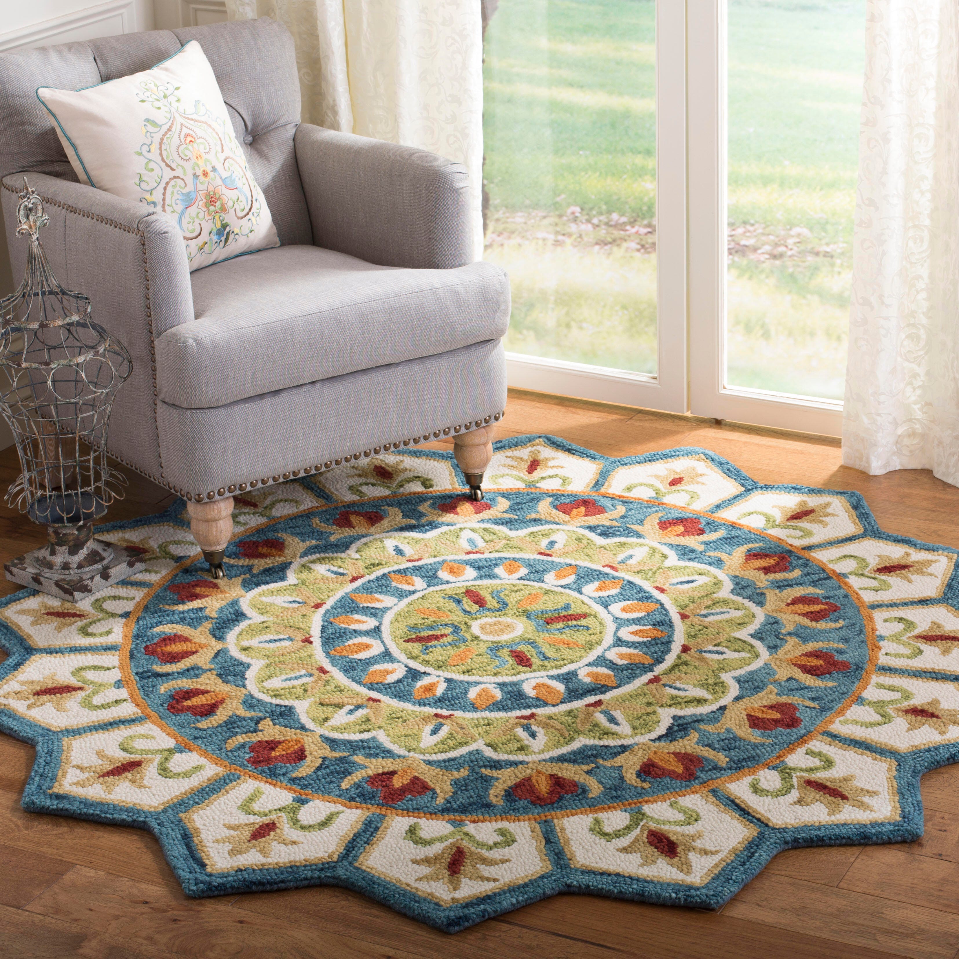 Click here for Safavieh Novelty Collection Fatma 9 x Round Rug  I... prices