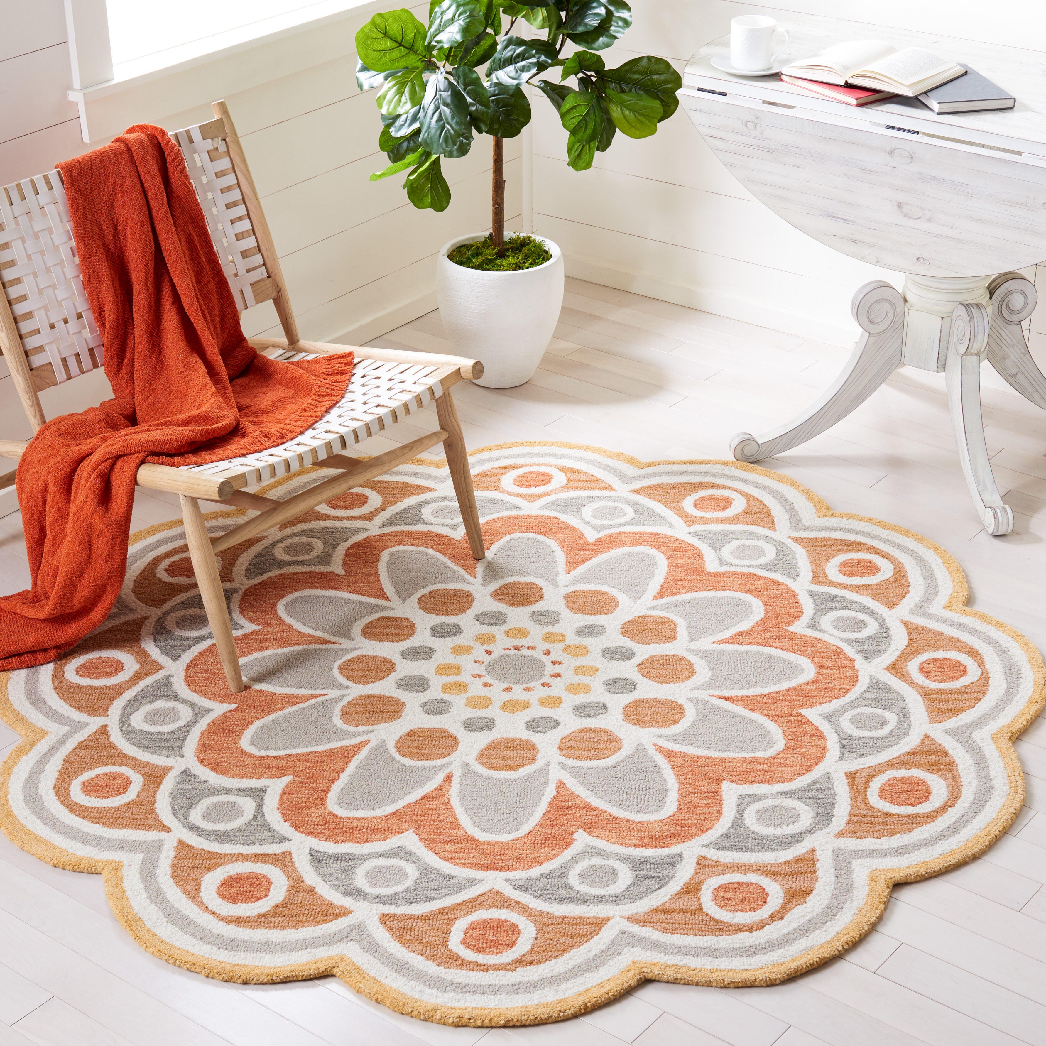 Click here for Safavieh Novelty Collection Nidhi 6 x Round Rug  G... prices