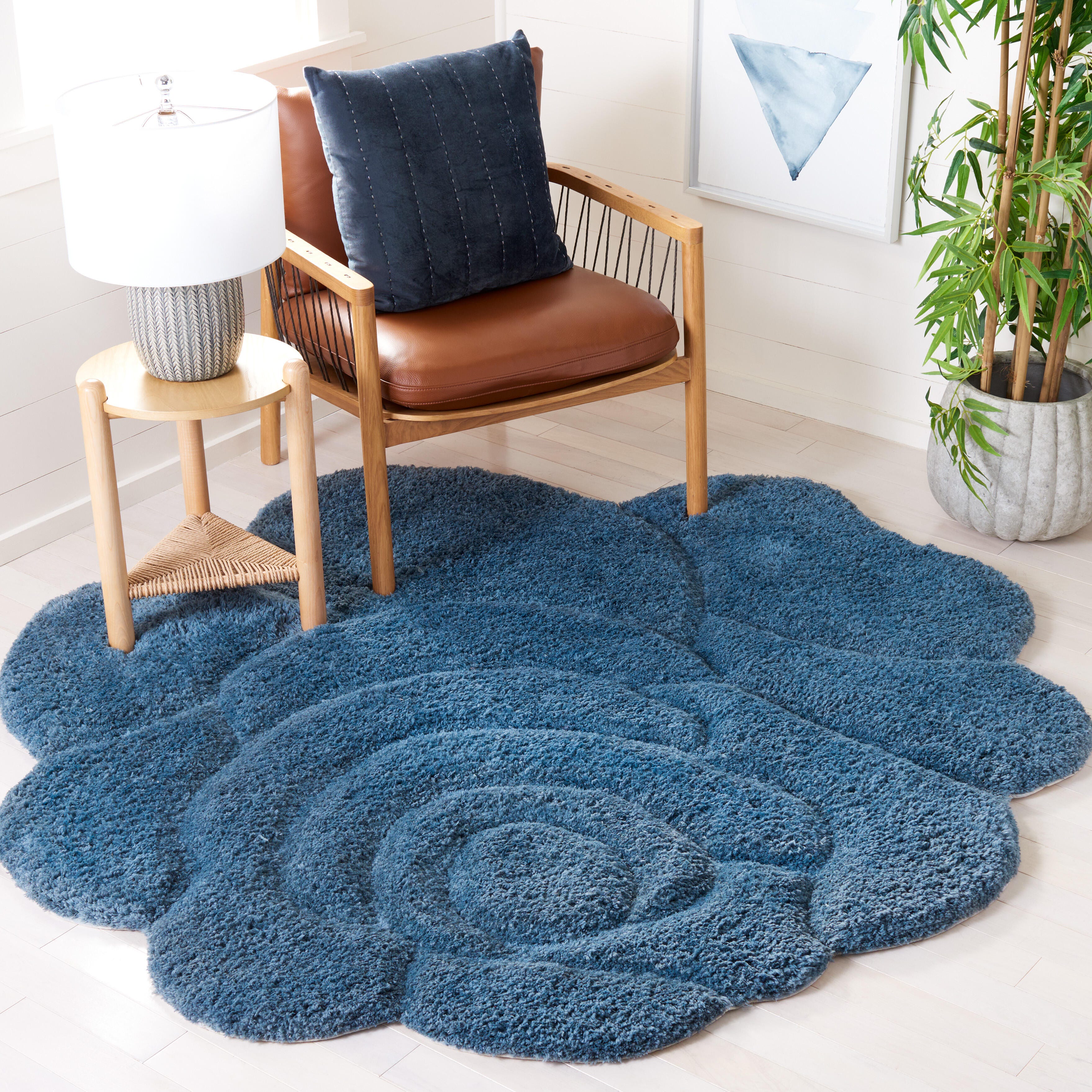 Click here for Safavieh Novelty Collection Nanae 6 x 6 Round Rug... prices