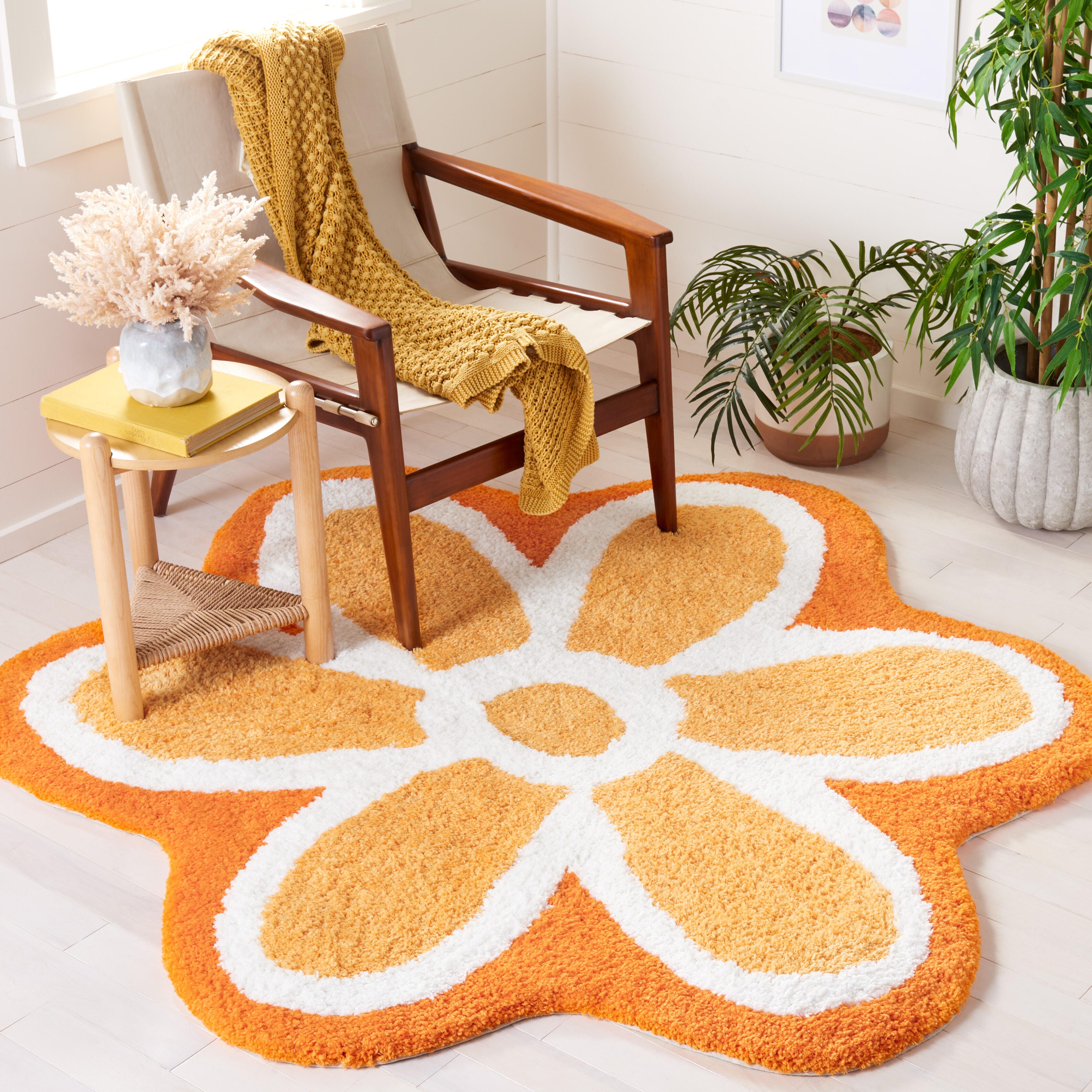 Click here for Safavieh Novelty Collection Adiya 5 x 5 Round Rug... prices