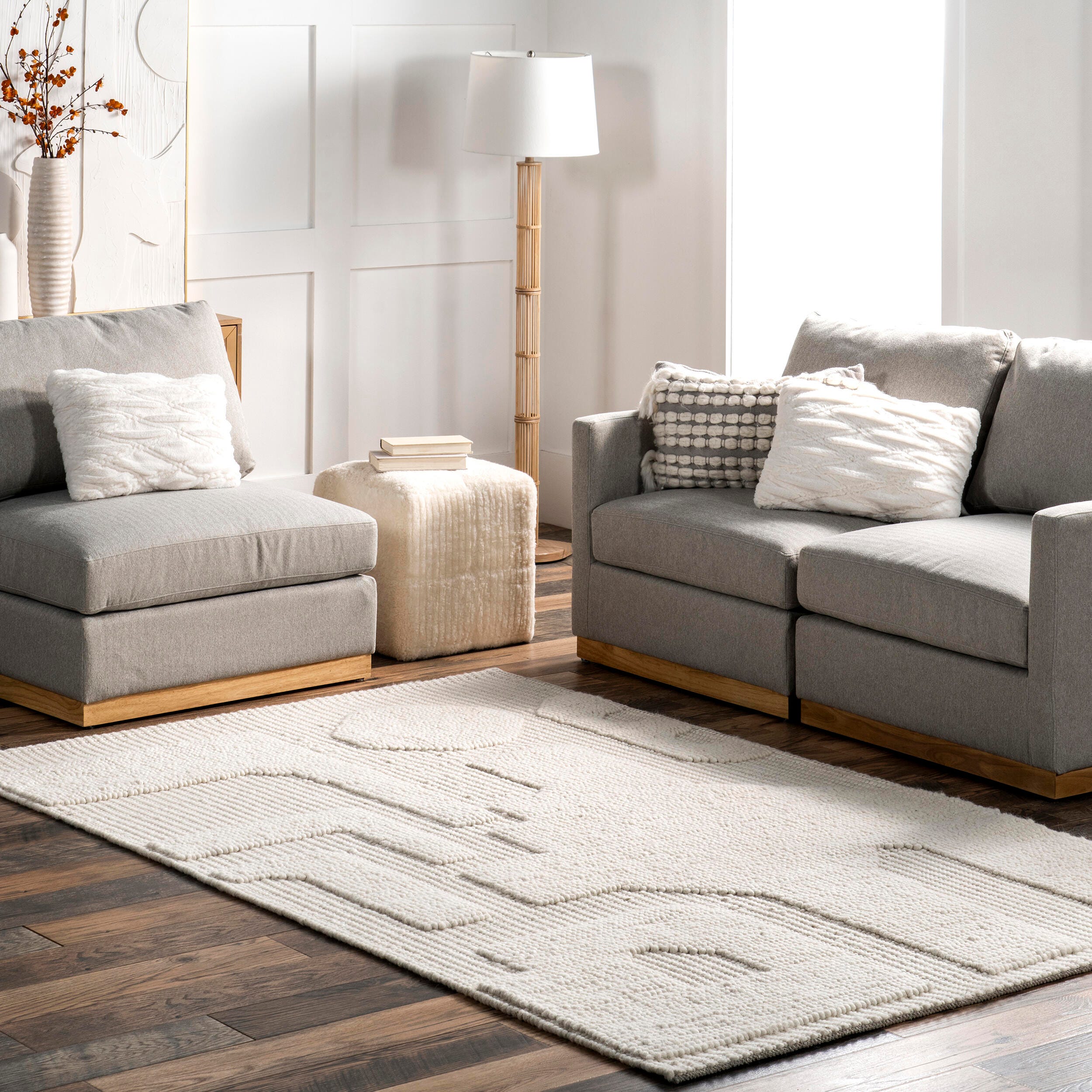 Click here for nuLOOM Avion 4 x 6 Area Rug  Ivory prices