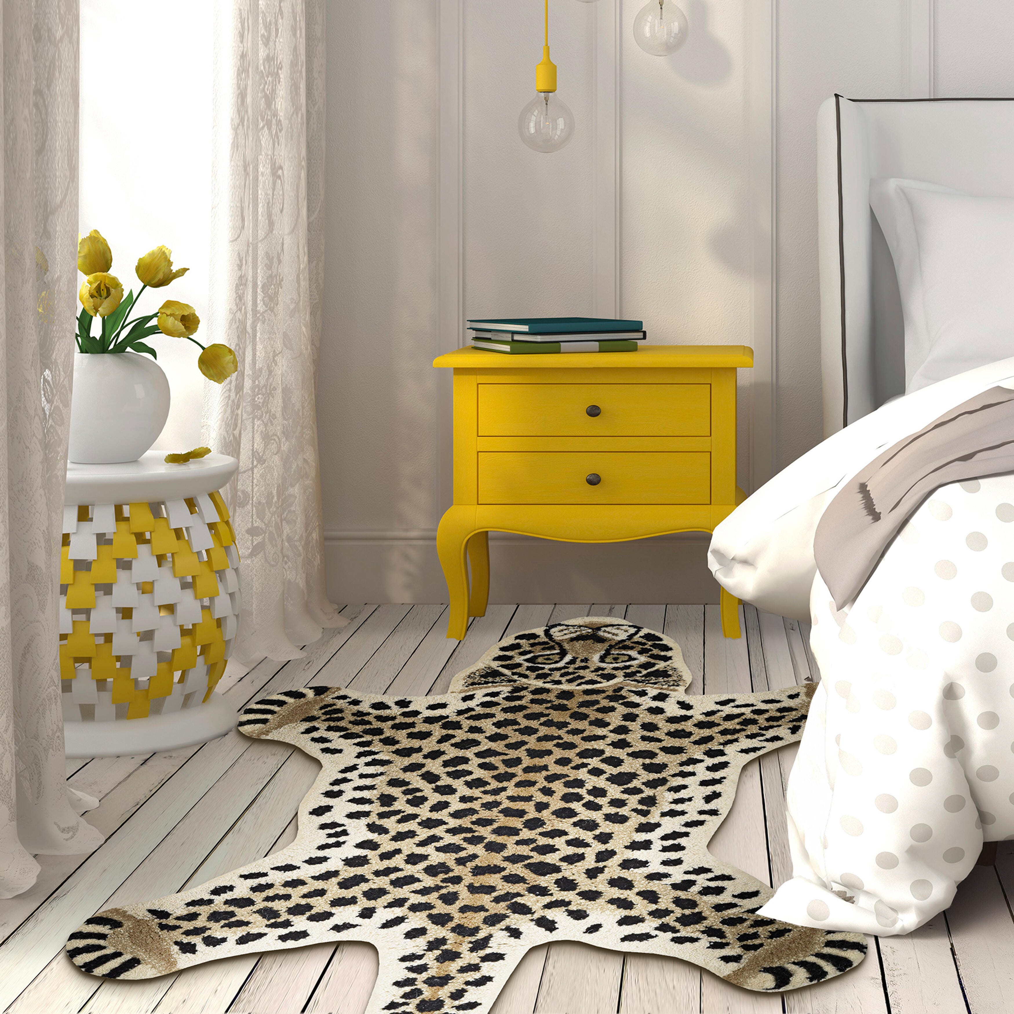 Click here for Linon Jungle Cheetah 2 X 3 Accent Rug  Gold/Black prices