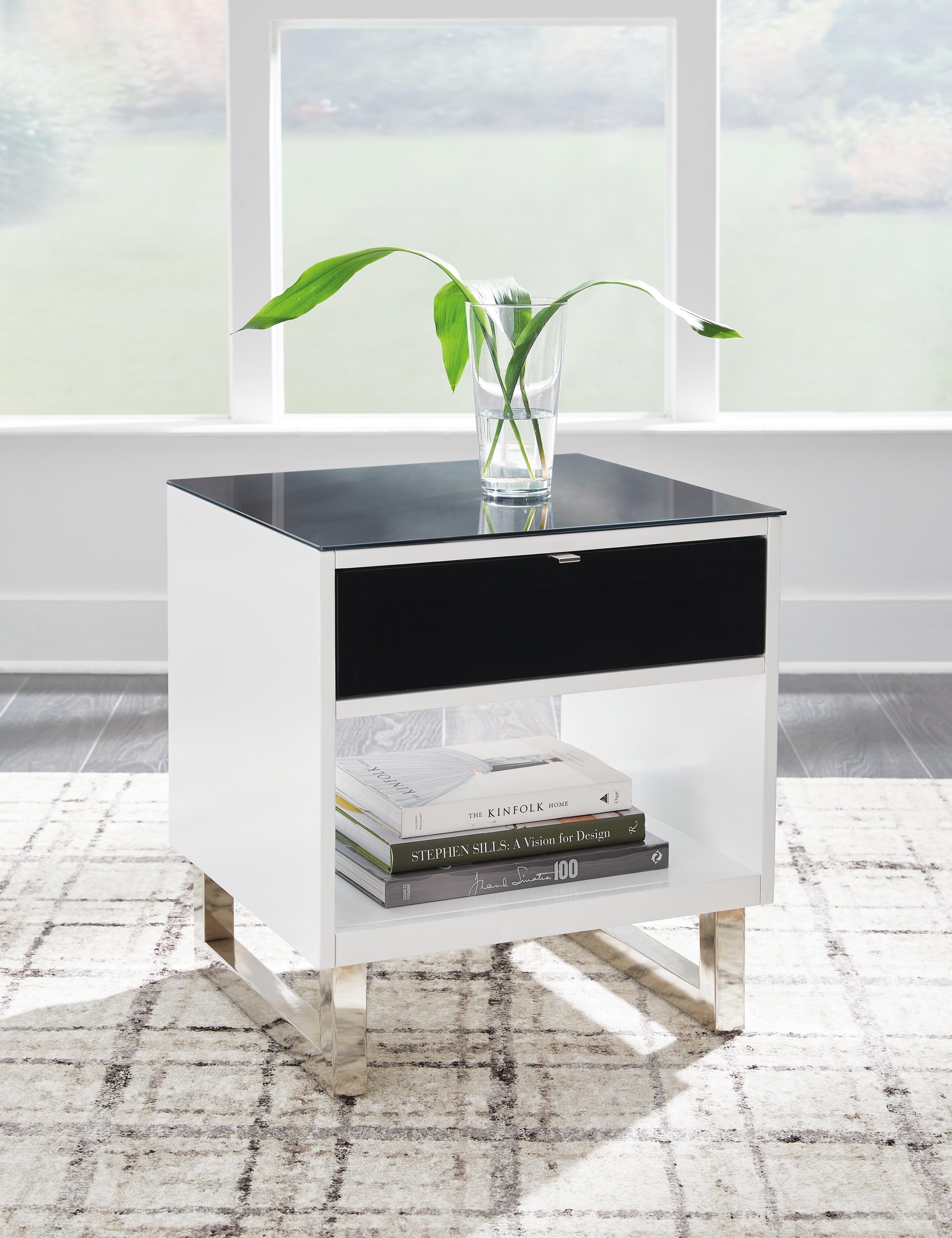 Click here for Gardoni End Table  White/Black prices